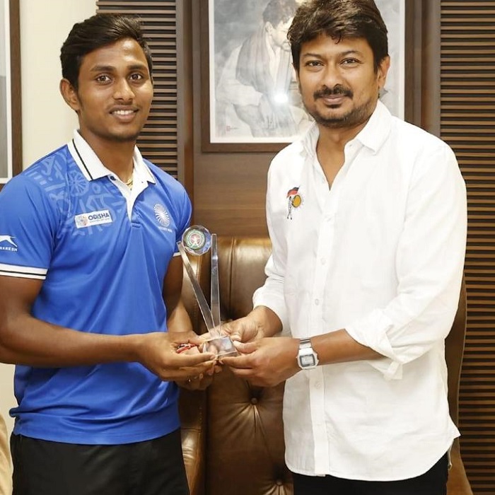 Shri. Udayanidhi Stailn, Greets Mr.Sekar J Manoharan for Receiving a ...